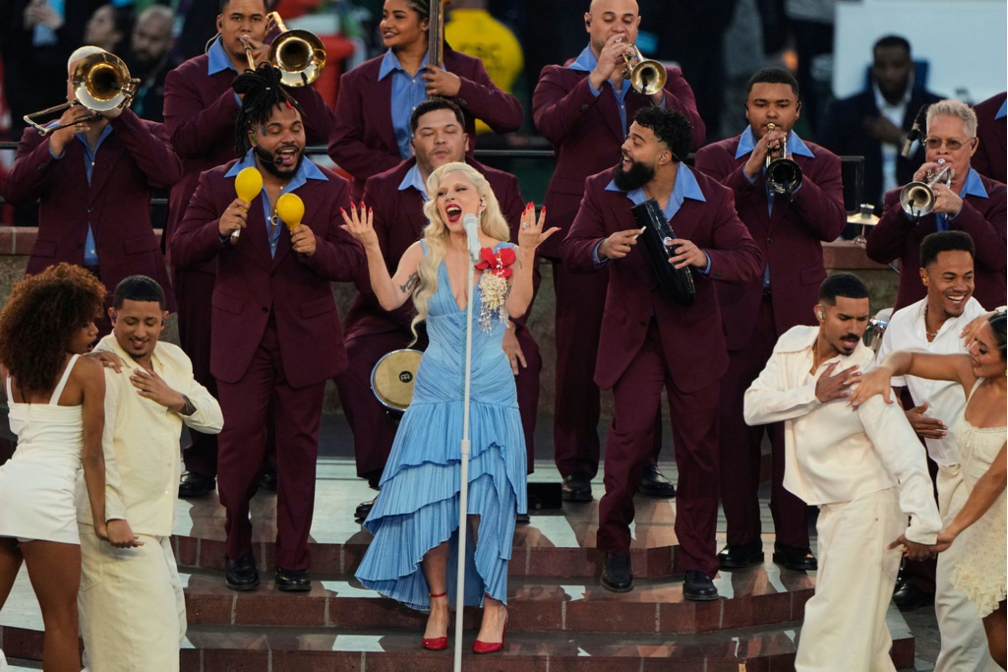 Jessica Alba breaks silence on Bad Bunny show where she stole the ...